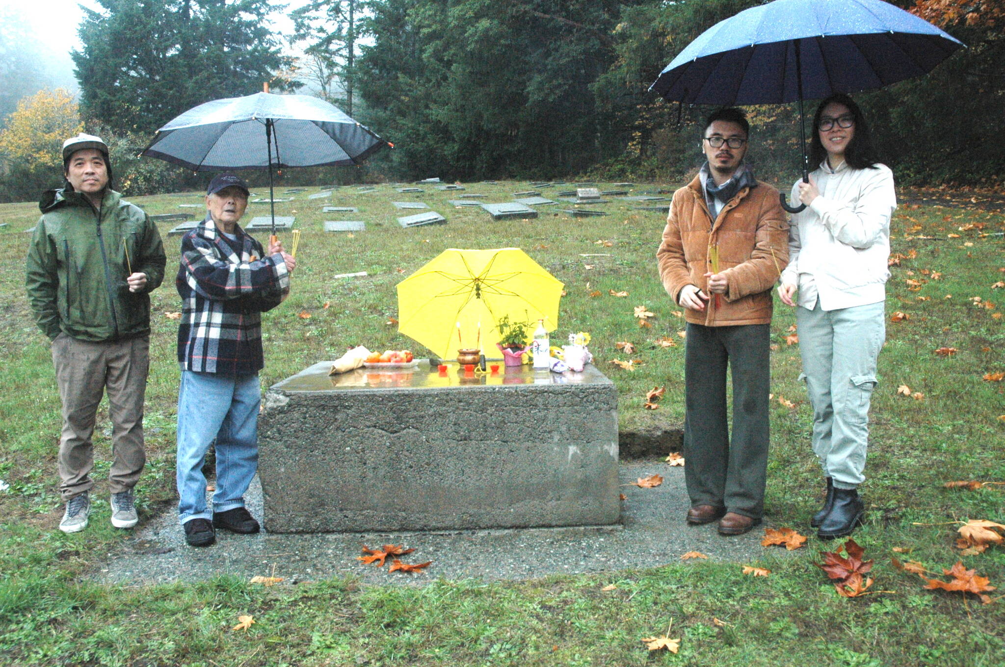 Ancestors remembered in ceremony at Old Hillcrest Chinese Cemetery in ...